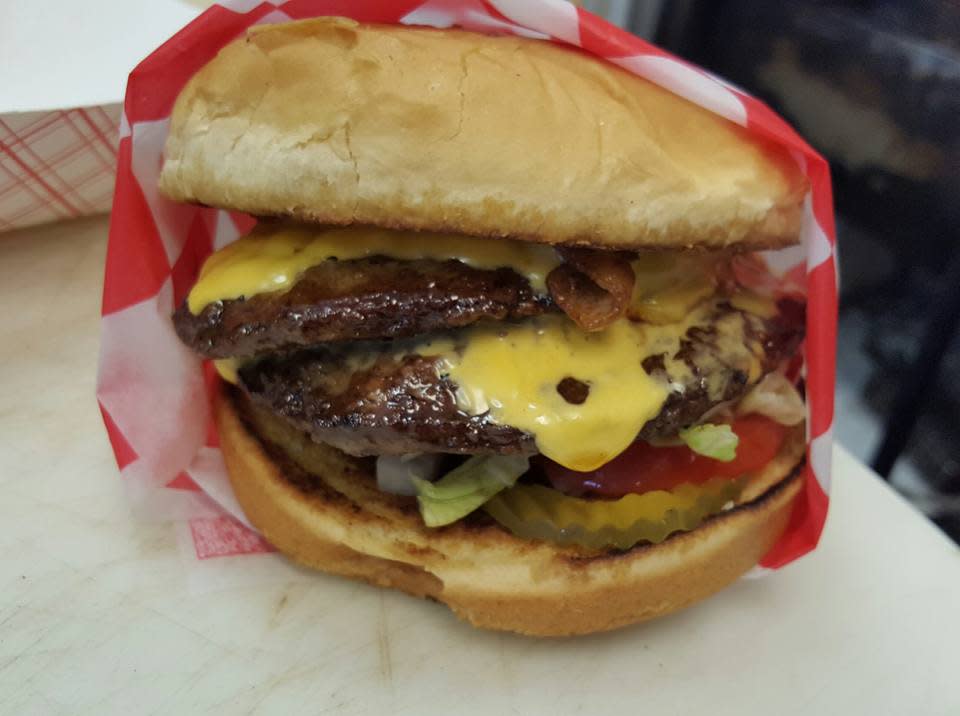 Vick's Famous Hamburgers- Ayers | Corpus Christi, TX