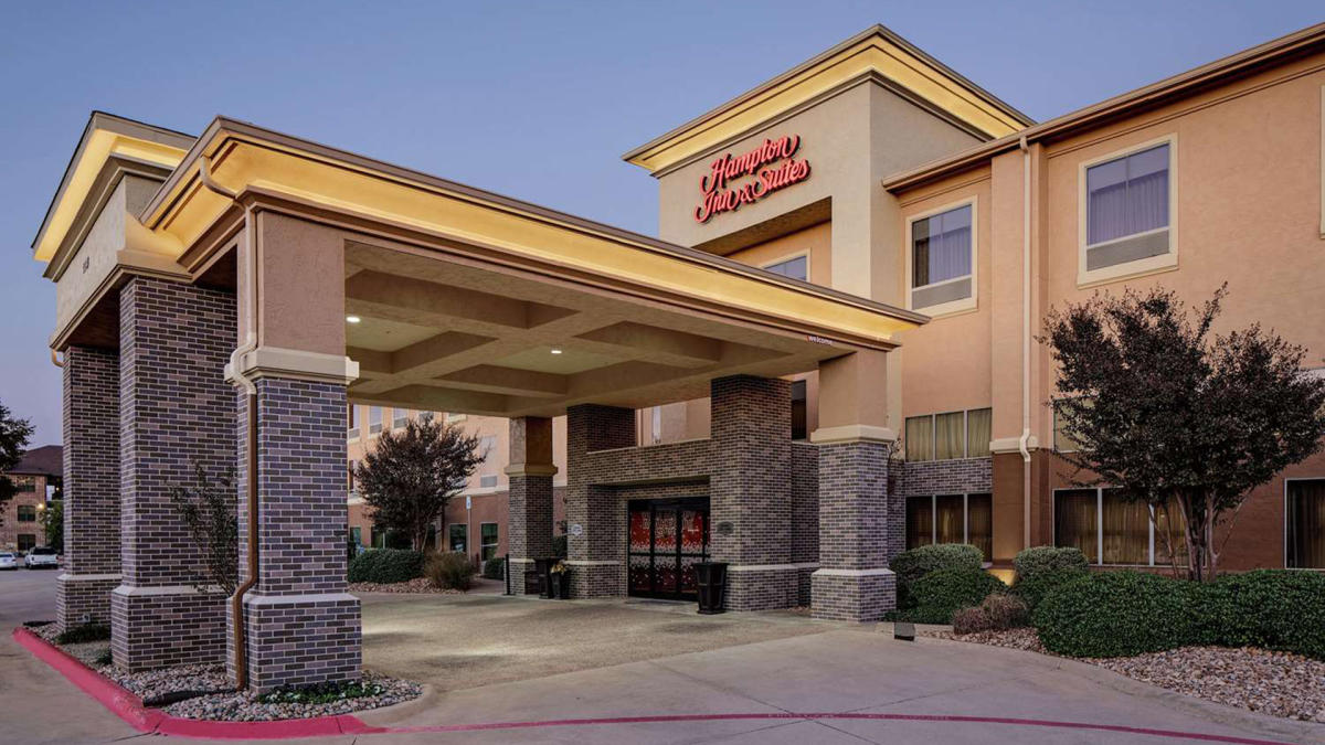 Hampton Inn & Suites