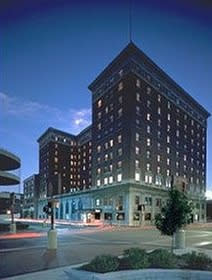 Hotel Fort Des Moines, Curio Collection by Hilton | Des Moines, IA 50309