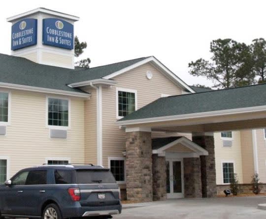 Cobblestone Hotel & Suites