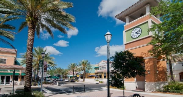 WESTON TOWN CENTER