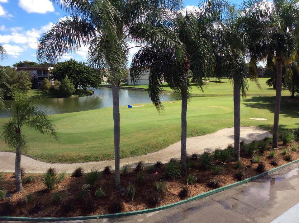 COLONY WEST COUNTRY CLUB