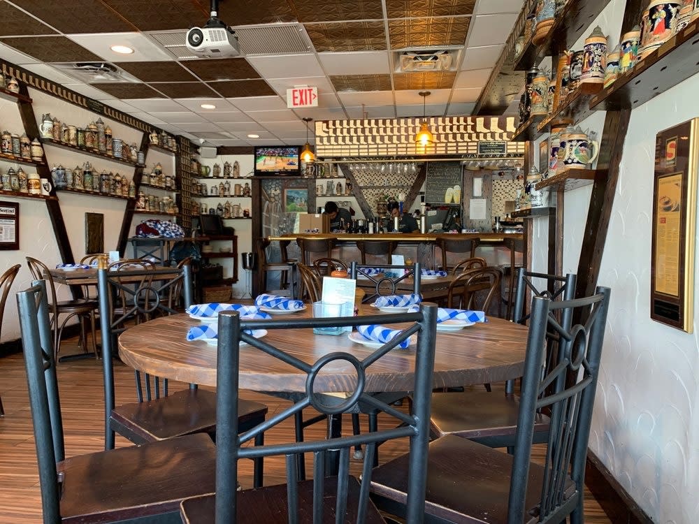 CHECKERS OLD MUNCHEN