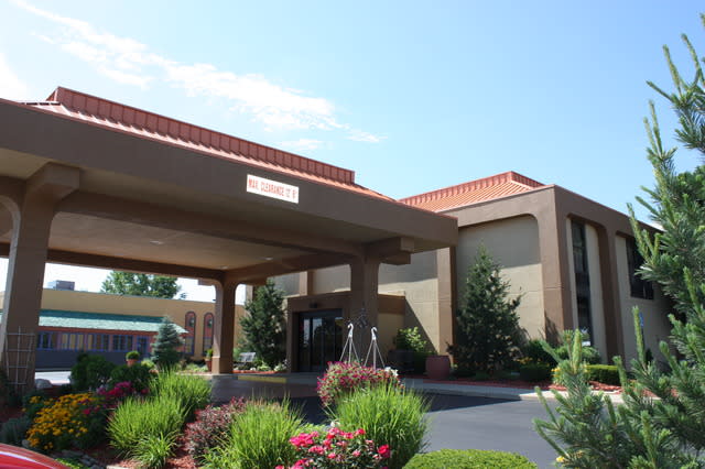 Clarion Inn and Suites Airport