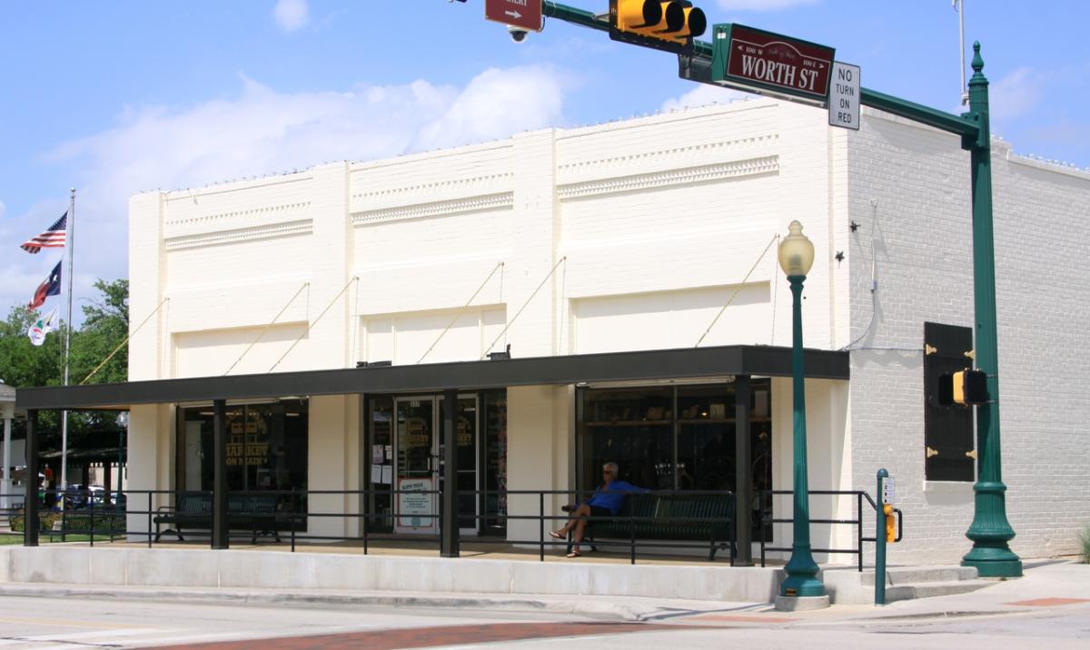 #15 - Walking Tour: 337 S. Main St., Grapevine's Market on Main