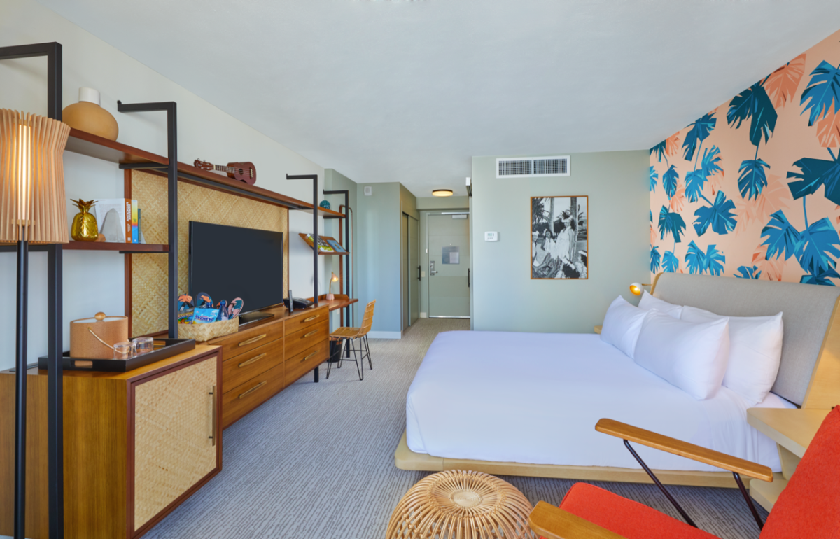 The Laylow, Autograph Collection