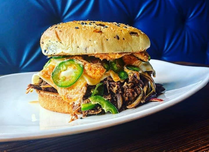 1816 Modern Kitchen & Drinks