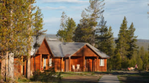 Headwaters Lodge & Cabins at Flagg Ranch