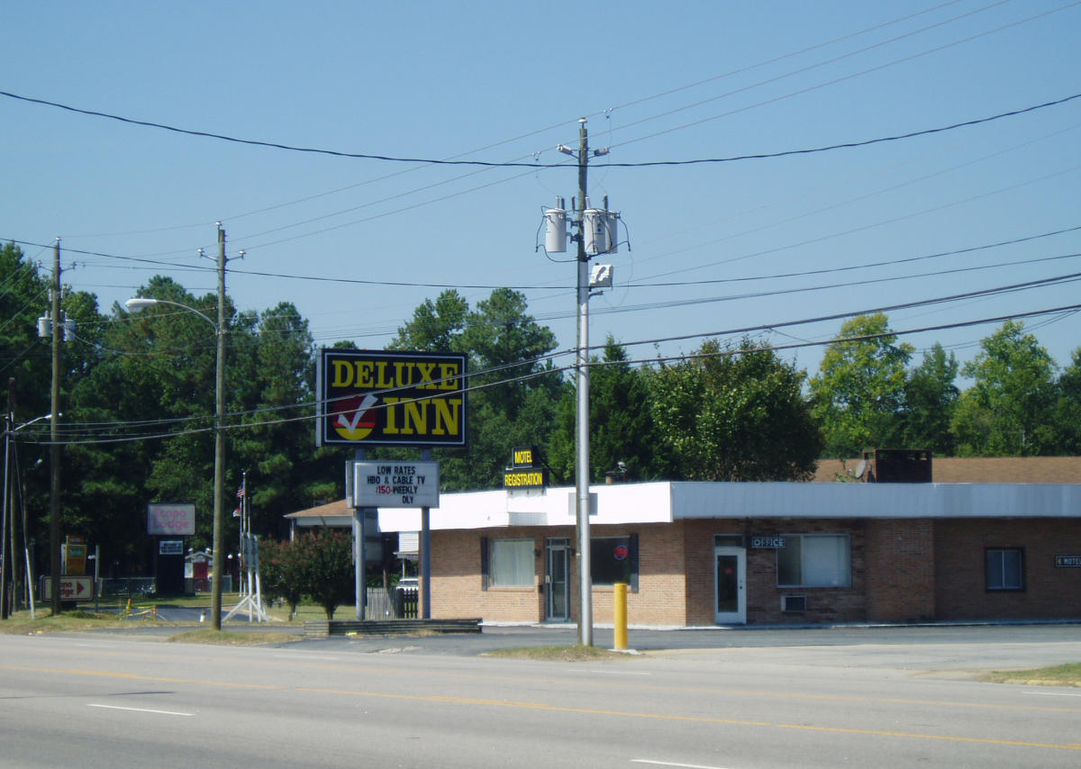 Deluxe Inn