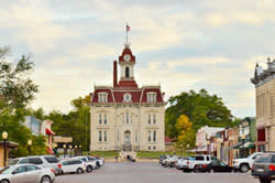 Chase County Courthouse - Cottonwood Falls KS, 66845