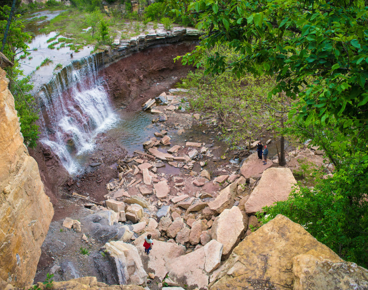 Cowley Waterfall and Fishing Lake - Dexter KS, 67038