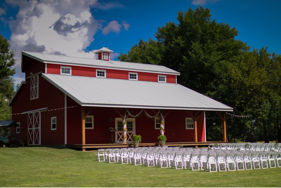 Emma Creek Barn LLC - Hesston KS, 67062