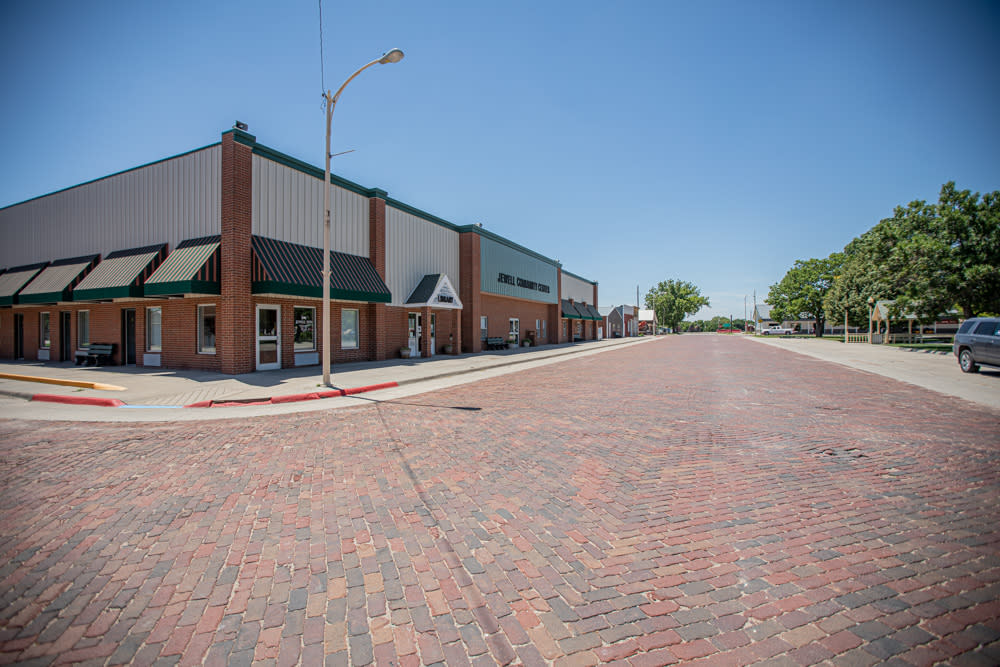 Jewell Ks Apartments at Sherman Aragon blog