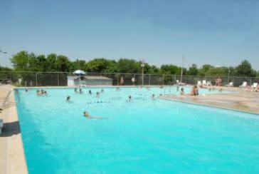 Spring Hill Aquatic Center - Spring Hill KS, 66083