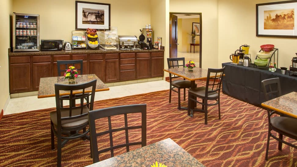 Rodeway Inn & Suites