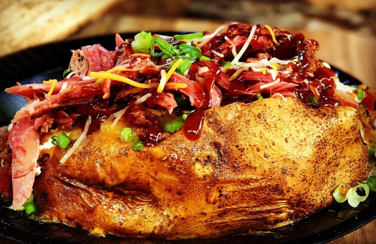 Pig In! Pig Out! BBQ - Wichita KS, 67214