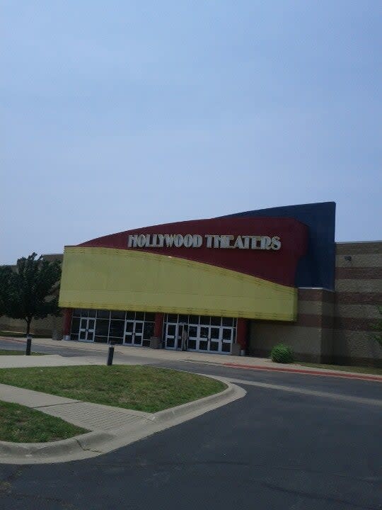 Regal Southwind Movie Theater - Lawrence KS, 66047
