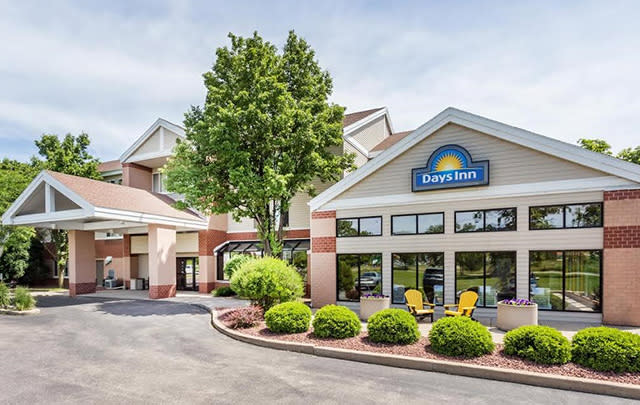 Days Inn & Suites