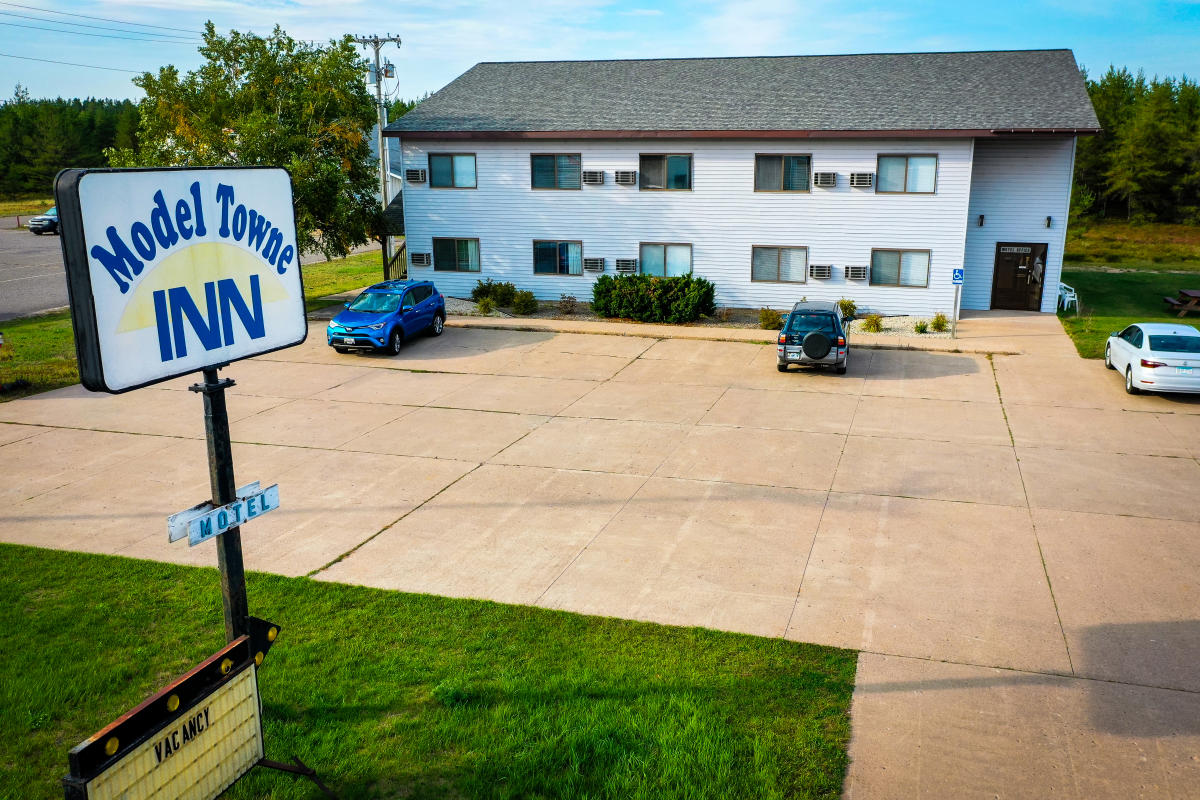 Model Towne Inn | Gwinn, MI
