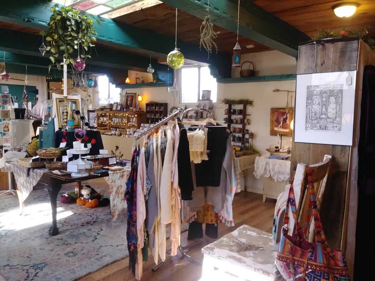 Circle Round Boutique | Corrales, NM 87048