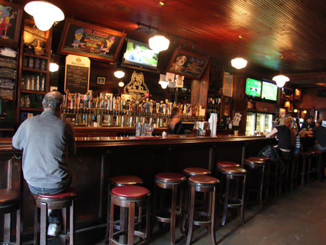 The Bulldog Bar & Grill