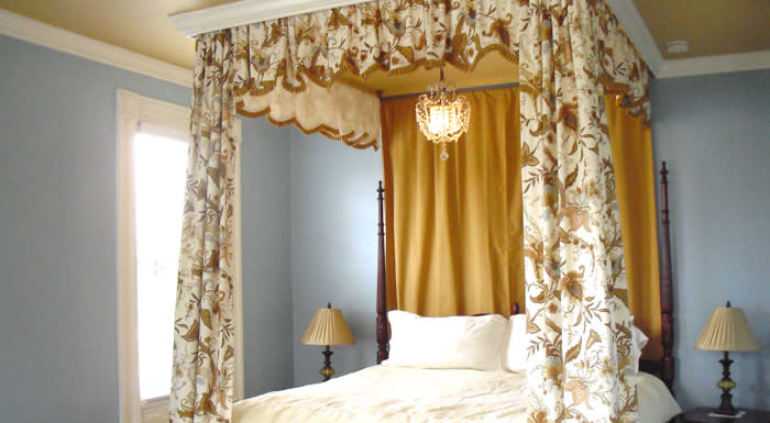 The Bellevue Manor | Newport, RI | Discover Newport