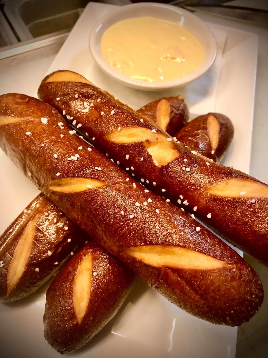 Maxon's American Grill | Glenville, NY 12302