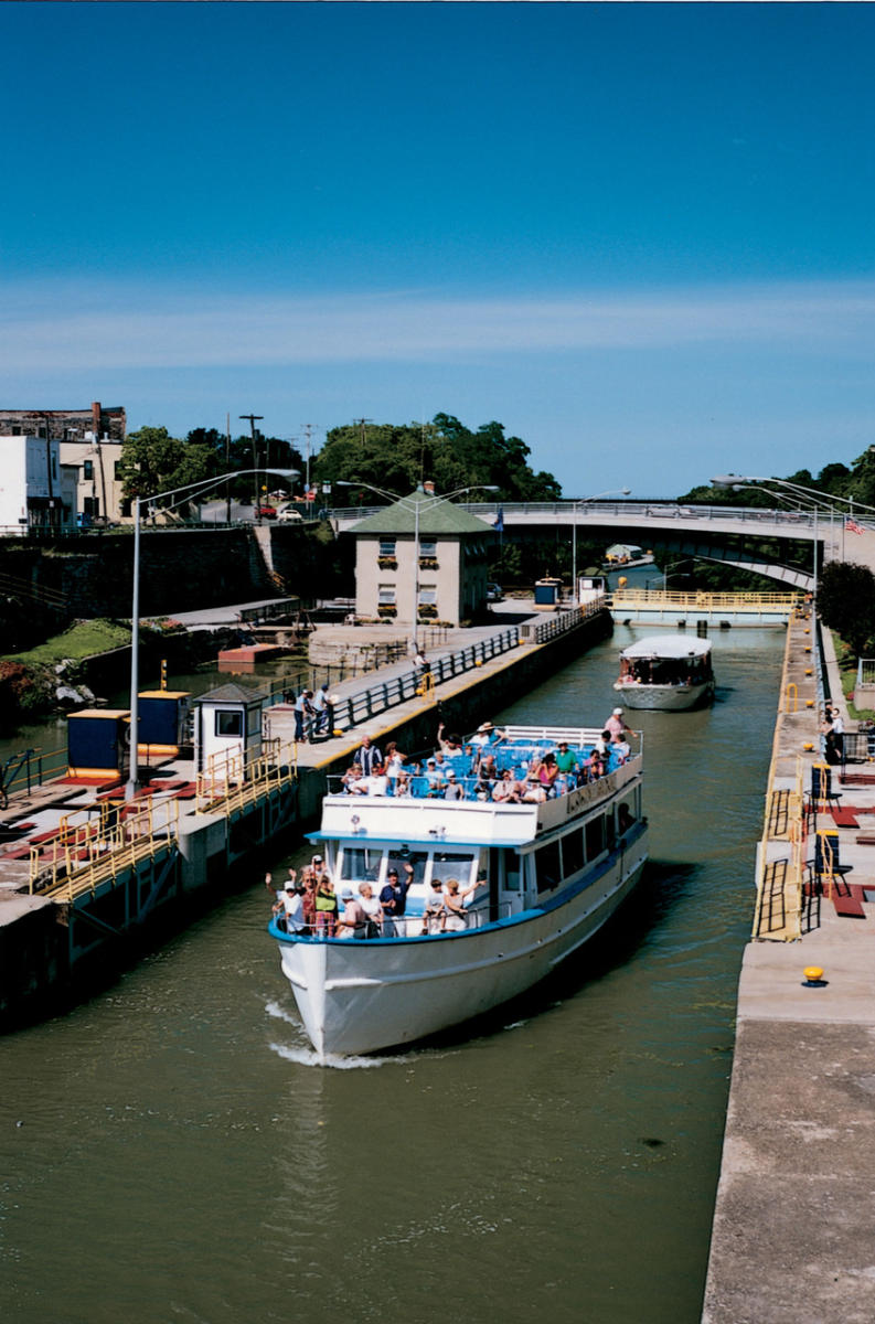 Lockport Locks & Erie Canal Cruises | Lockport, NY 14094