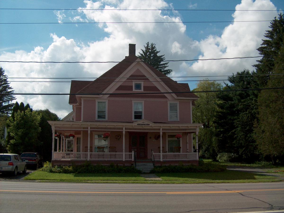 Honey and Wes' Peaceful Cottages | Richfield Springs, NY 13439