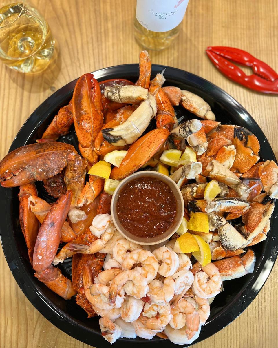 Fresh Catch Poke Co. in the Aloft on Pearl Building | Buffalo, NY 14202