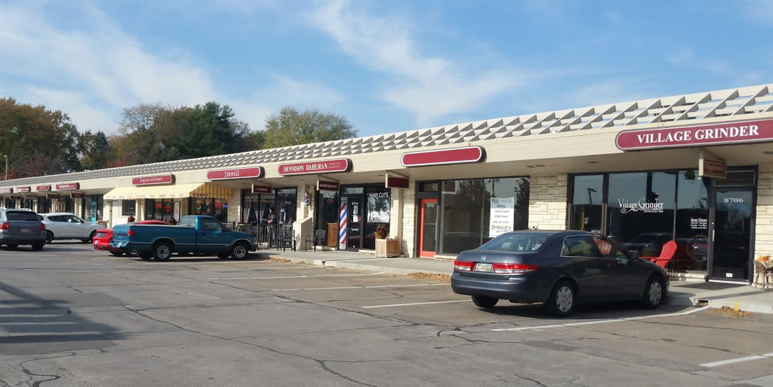 Countryside Village Shopping Center | Omaha, NE 68114
