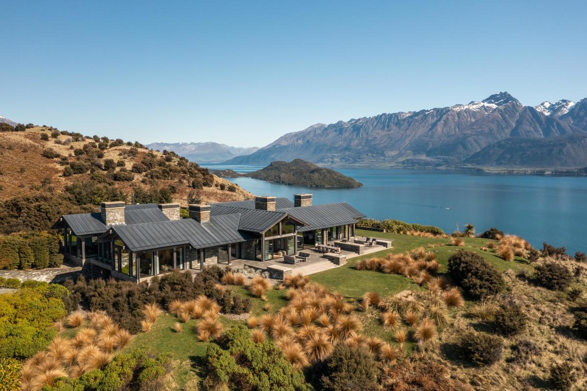 Luxury Villa 45 minutes from Queenstown & 5 minutes from Glenorchy ...