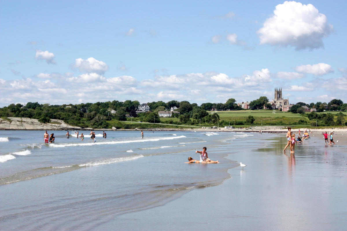 Newport County Rentals | Middletown, RI 02842