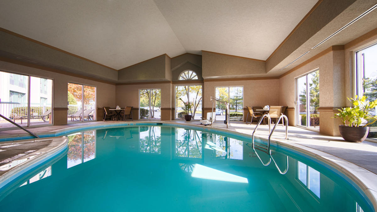 BEST WESTERN PLUS at Valley View | Roanoke, VA 24012