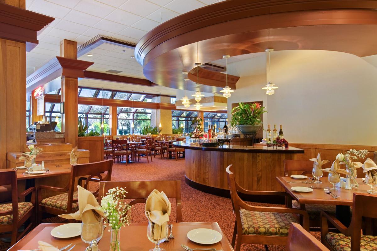 Twigs Cafe & Lounge at the DoubleTree | Sacramento, CA 95815