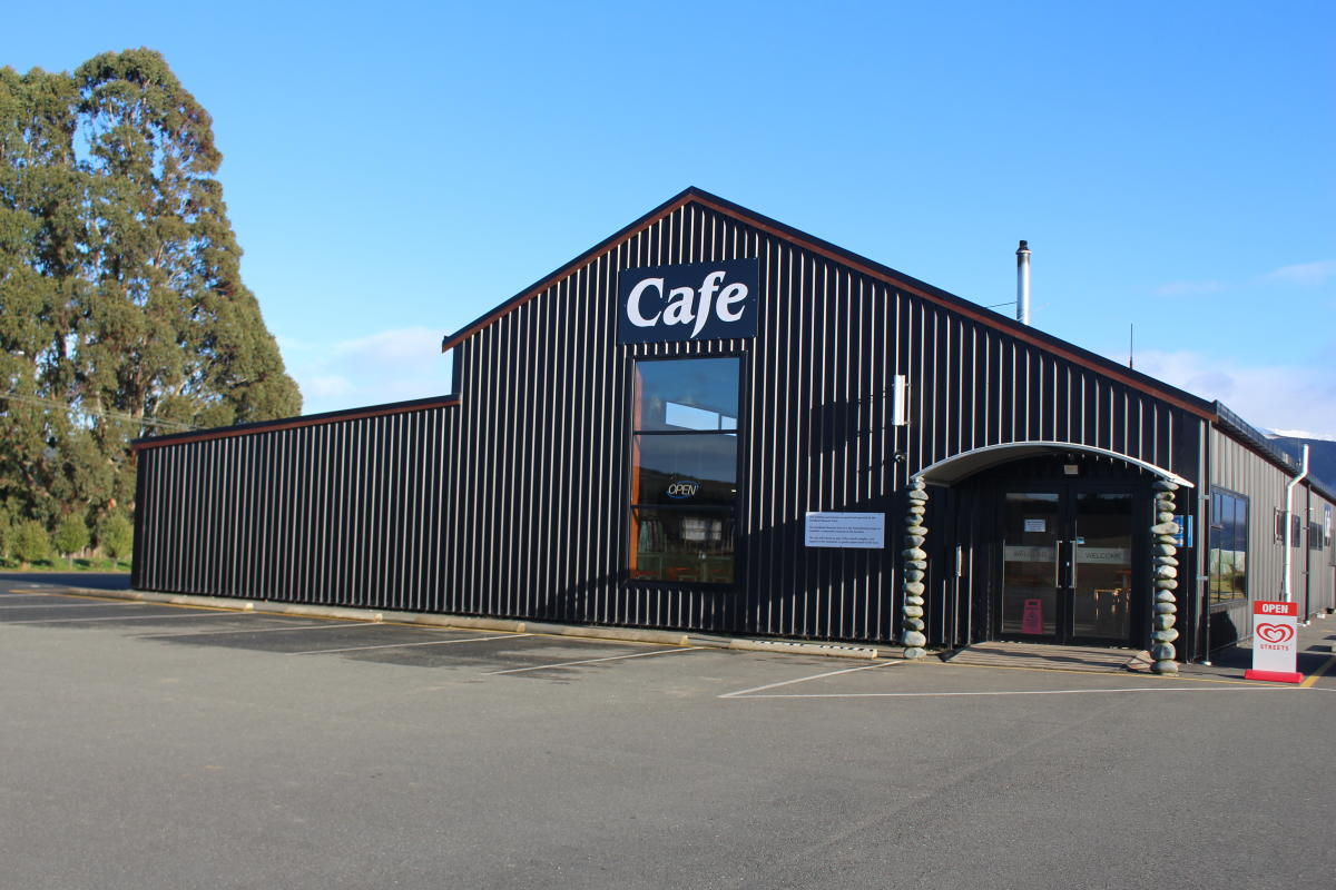 Alpine Centre Cafe & Bar