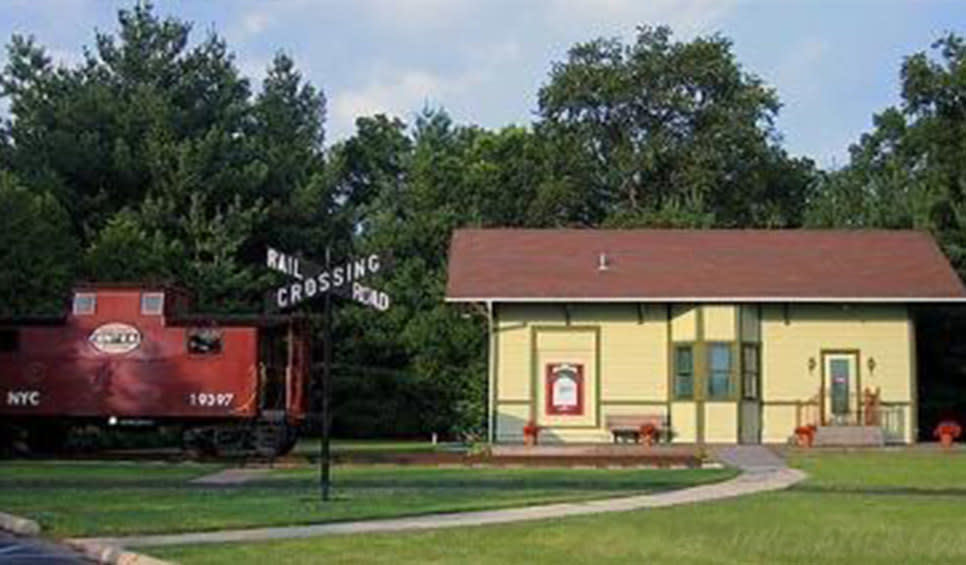DeMotte Historical Society Depot Museum