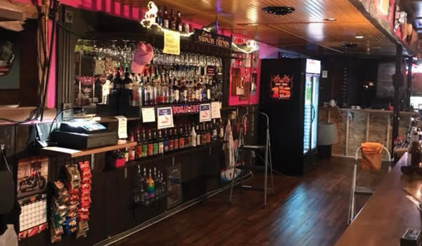 Shooter's Bar and Grill