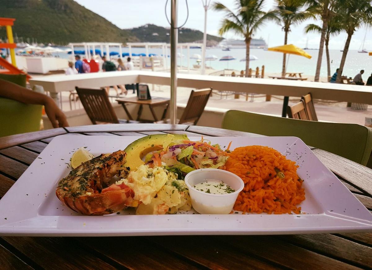 Lay Back Bar & Grill