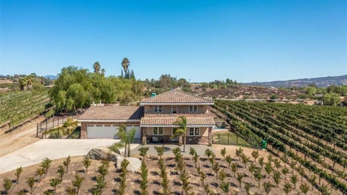 Stunning Hilltop Villa