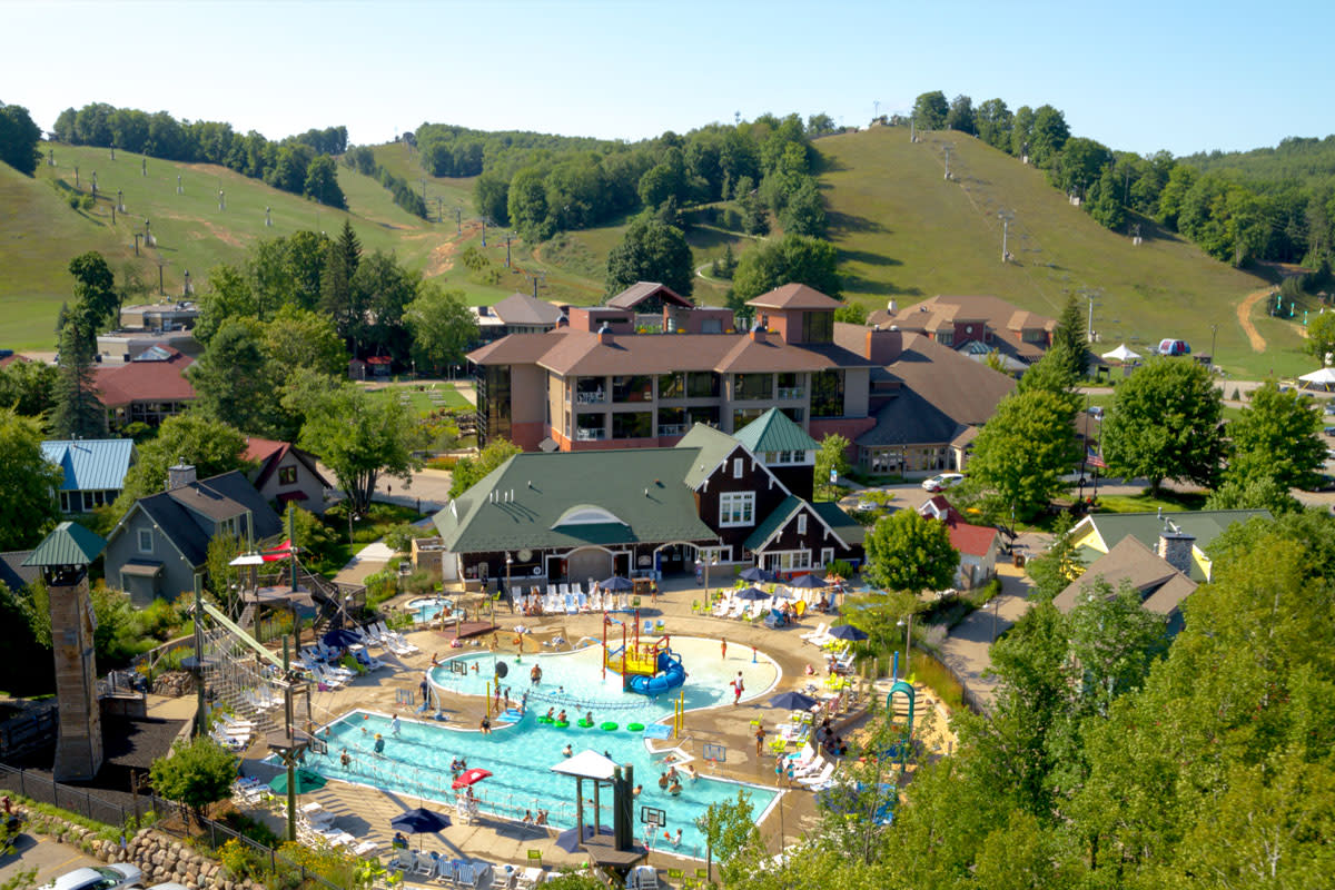 Edge Adventure Course & Zipline at Crystal Mountain | Thompsonville, MI ...