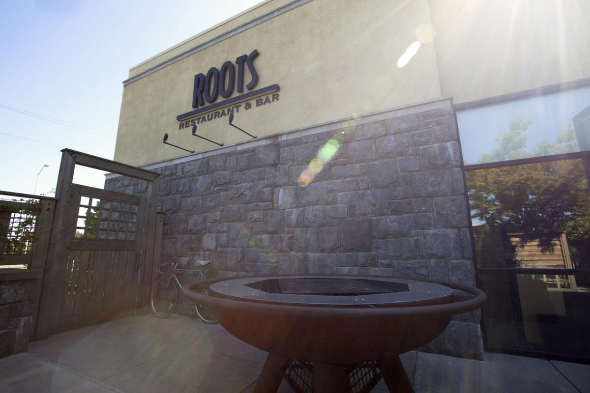 Roots Restaurant & Bar