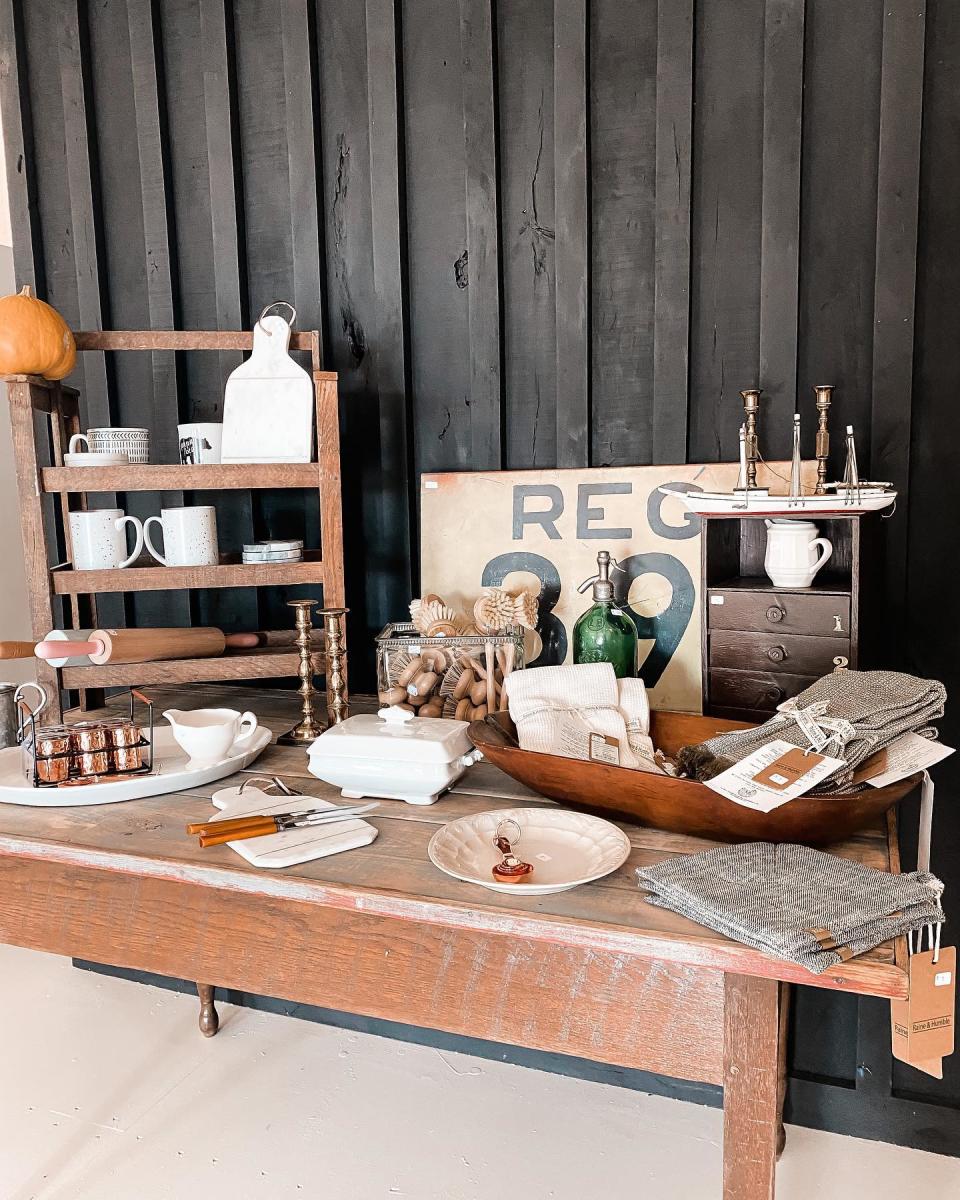 Primitive Coffee - Antique Market & Bakery