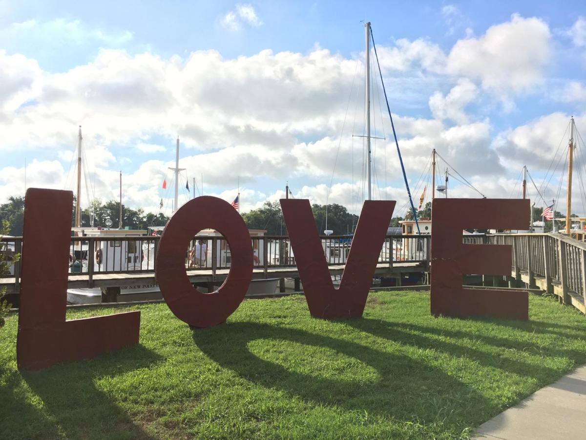 Urbanna LOVE Sign