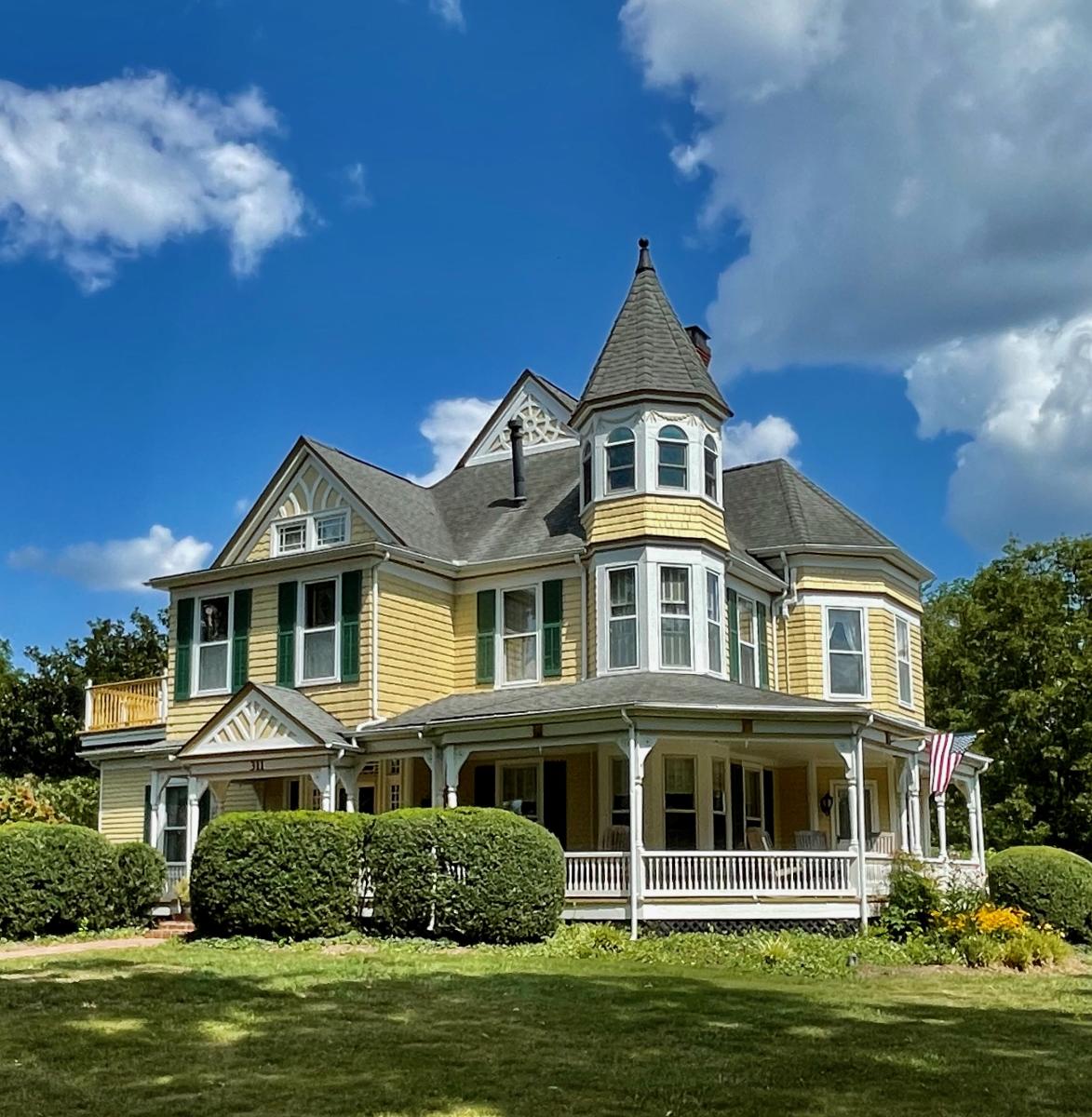 The Oaks Victorian Inn