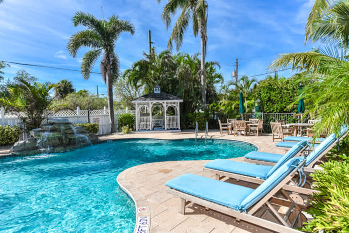 Tropical Breeze Resort & Spa in Siesta Key | VISIT FLORIDA