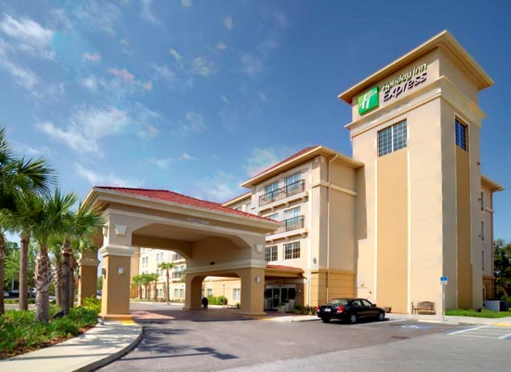 Holiday Inn Express Tampa North in Tampa | VISIT FLORIDA