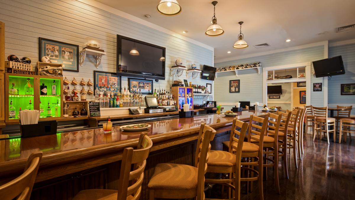 Gators Den Sports Grill in Gainesville | VISIT FLORIDA