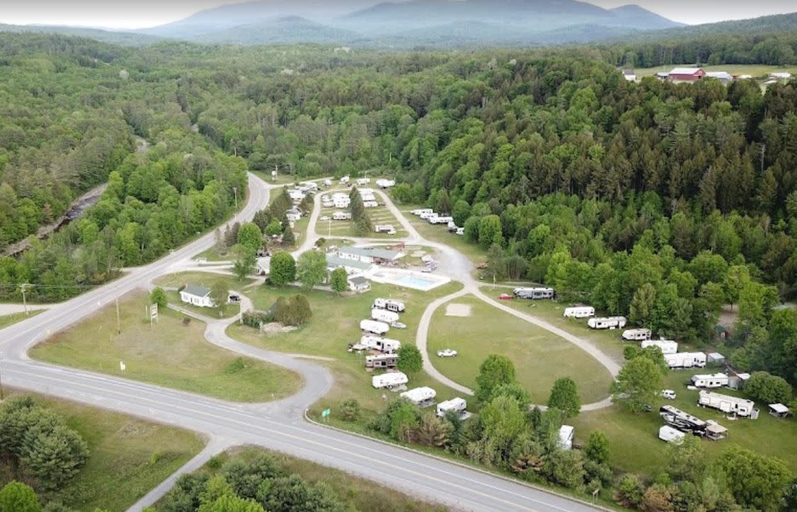 Twin River Campground Cottages & RV Park | Bath, NH