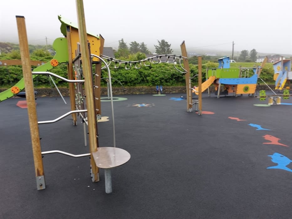 Ballyferriter playground - Discover Kerry